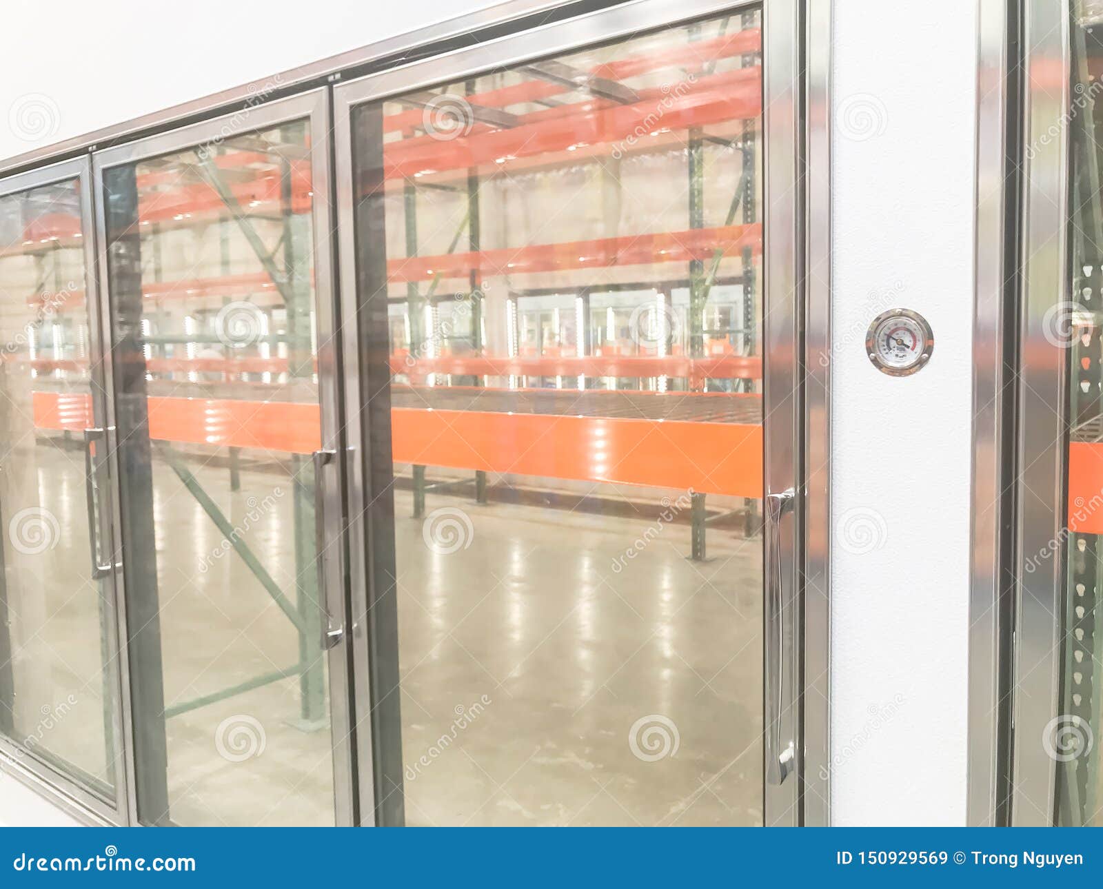 Large Empty Commercial Fridges with Temperature Control at Wholesale ...