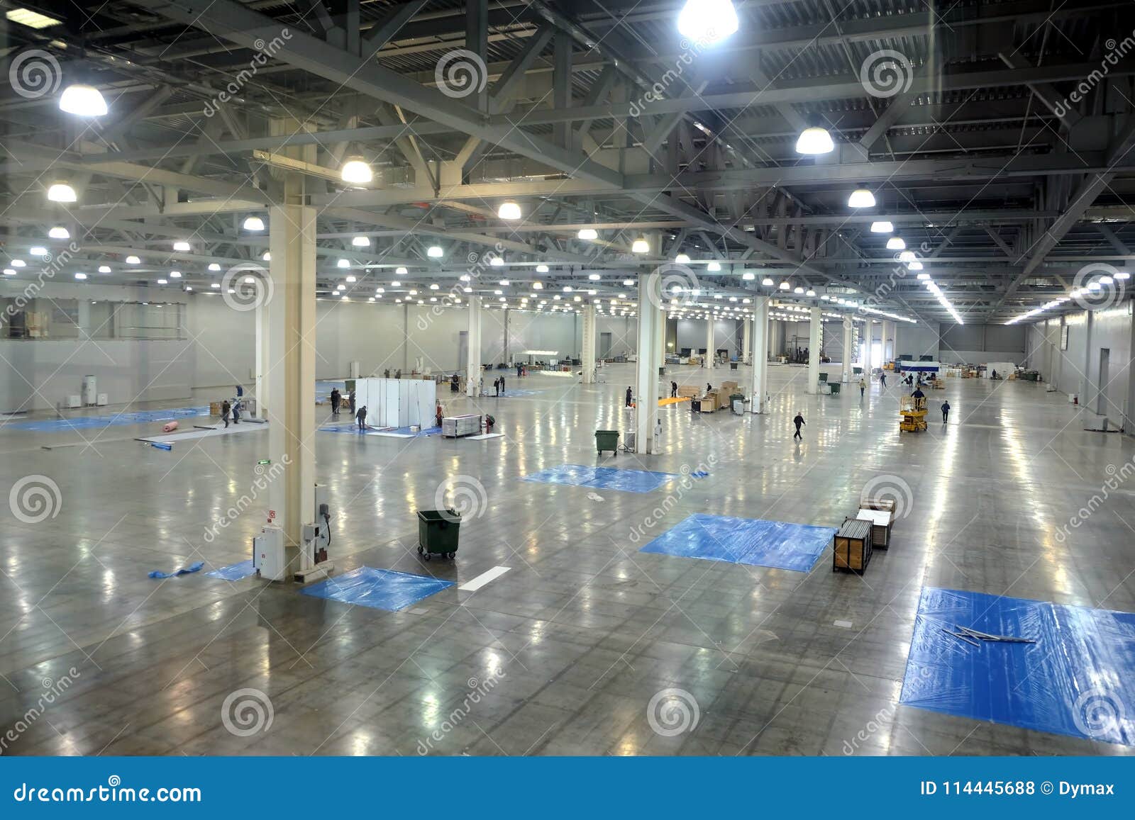 Large Empty Warehouse Inside in Industrial Building with a High Ceiling ...