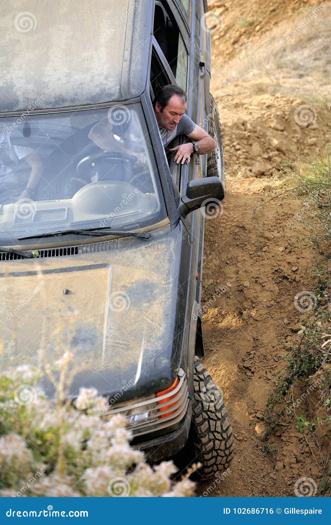 Large Excavator Digging Hole Sparks Cars Editorial Photo - Image of ...