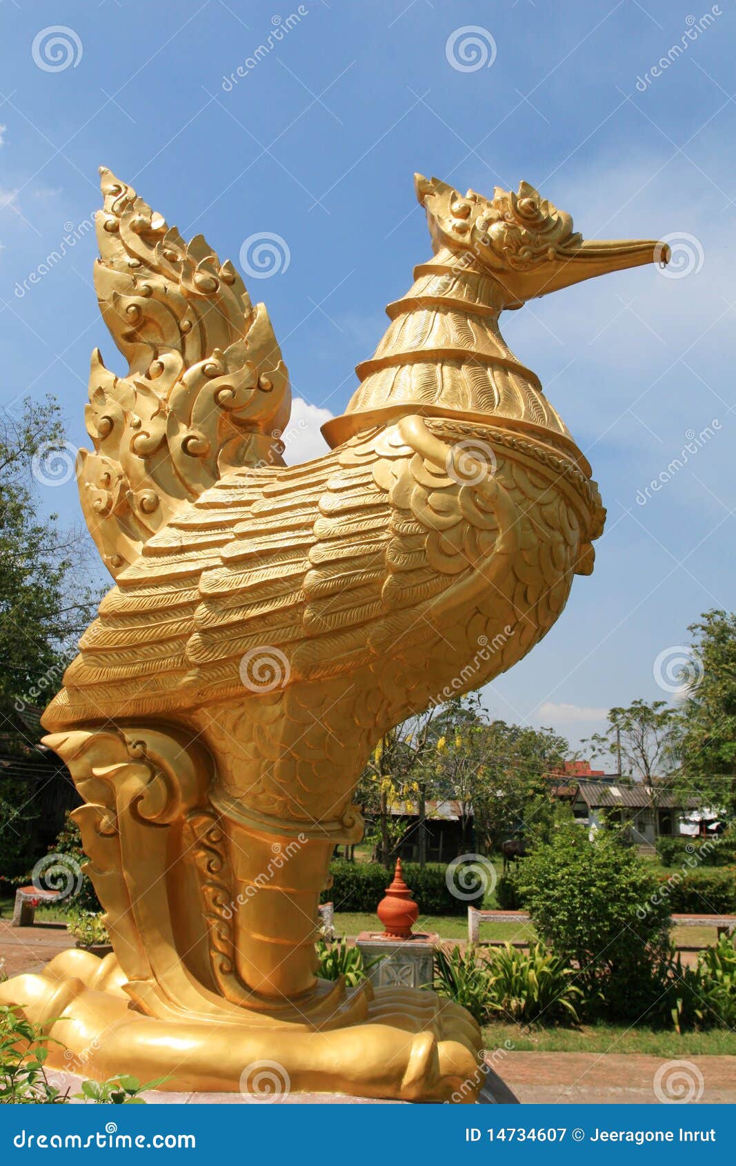 Large golden bird statue stock image. Image of hallow - 14734607