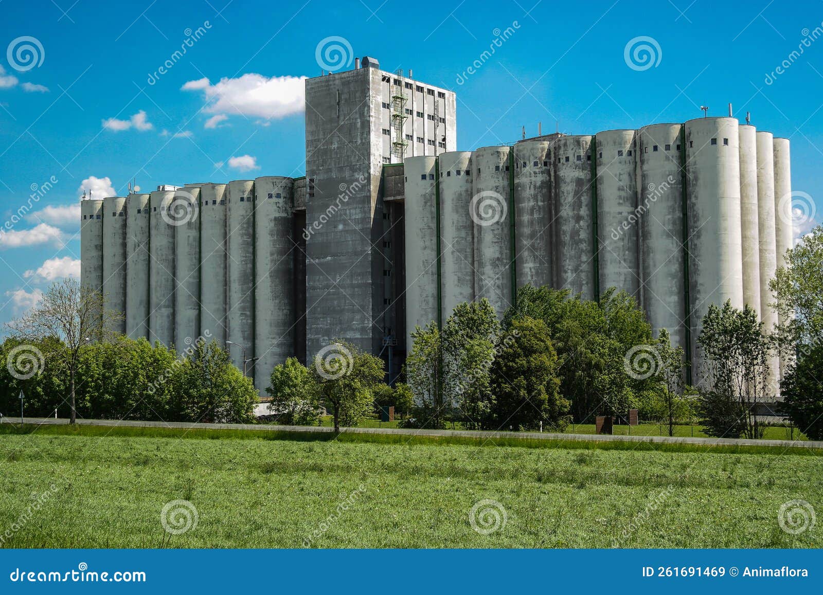 Large Grain Silo in Agriculture Stock Image - Image of tank ...