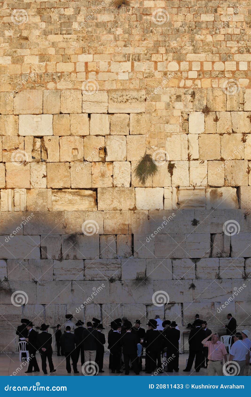 A Large Group of Religious Jews Editorial Stock Photo - Image of wall ...