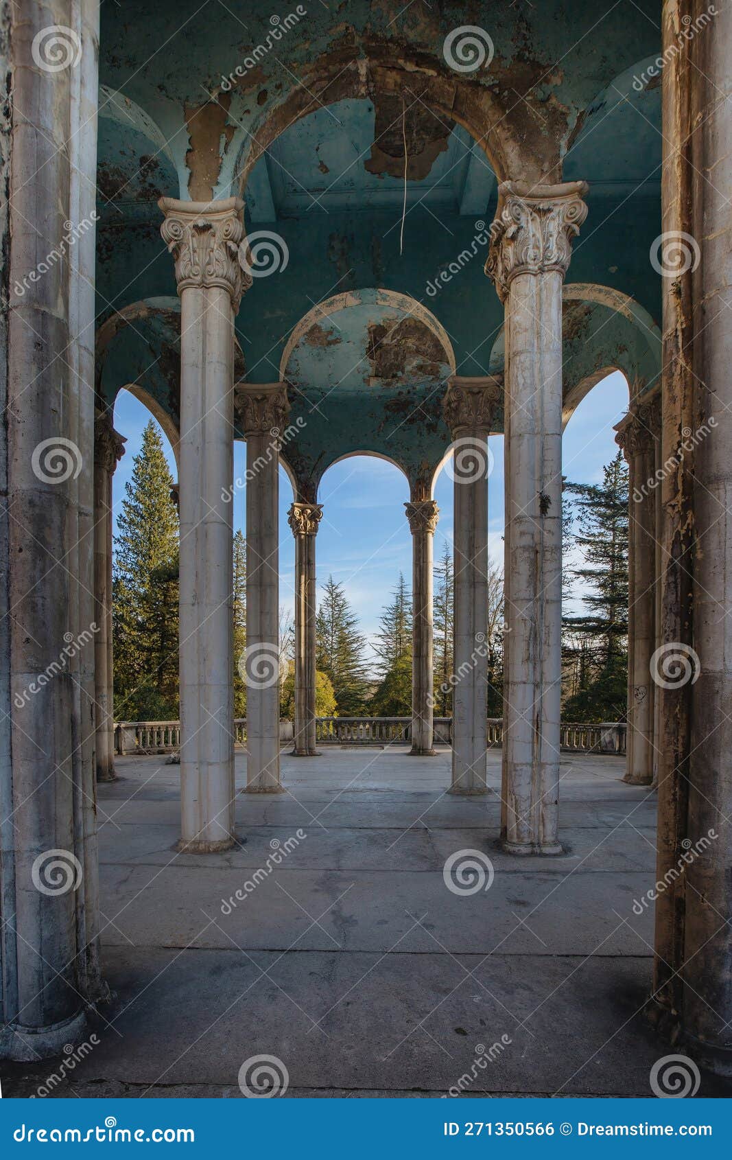 Large Hall with Columns in Old Abandoned Mansion Stock Photo - Image of ...