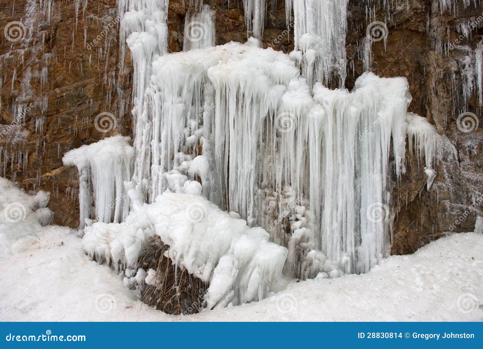 Large Ice Formations on Cliff. Stock Photo - Image of laclede, season ...