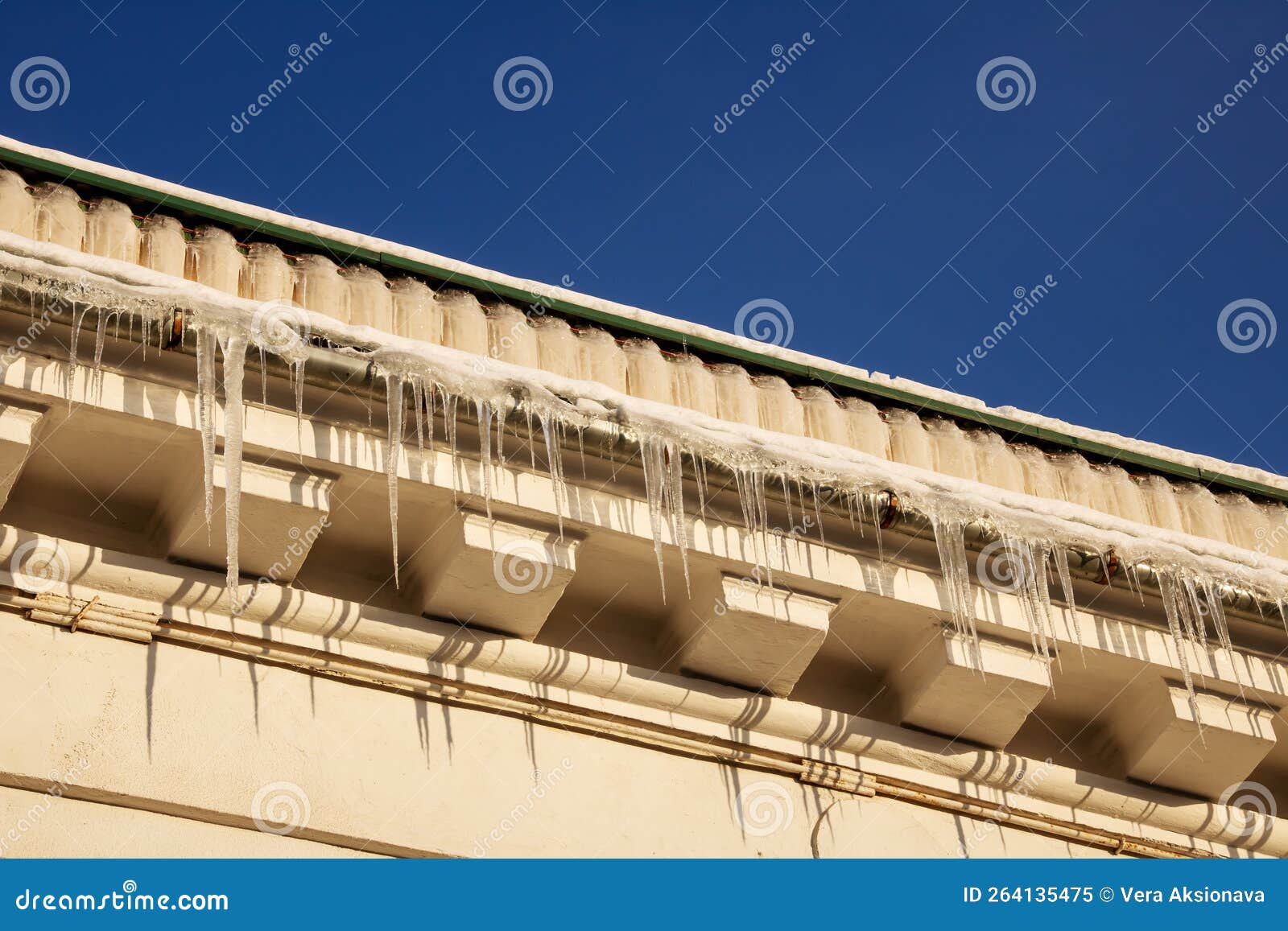 Large Icicles on the Roof Edge Closeup Stock Image - Image of texture ...