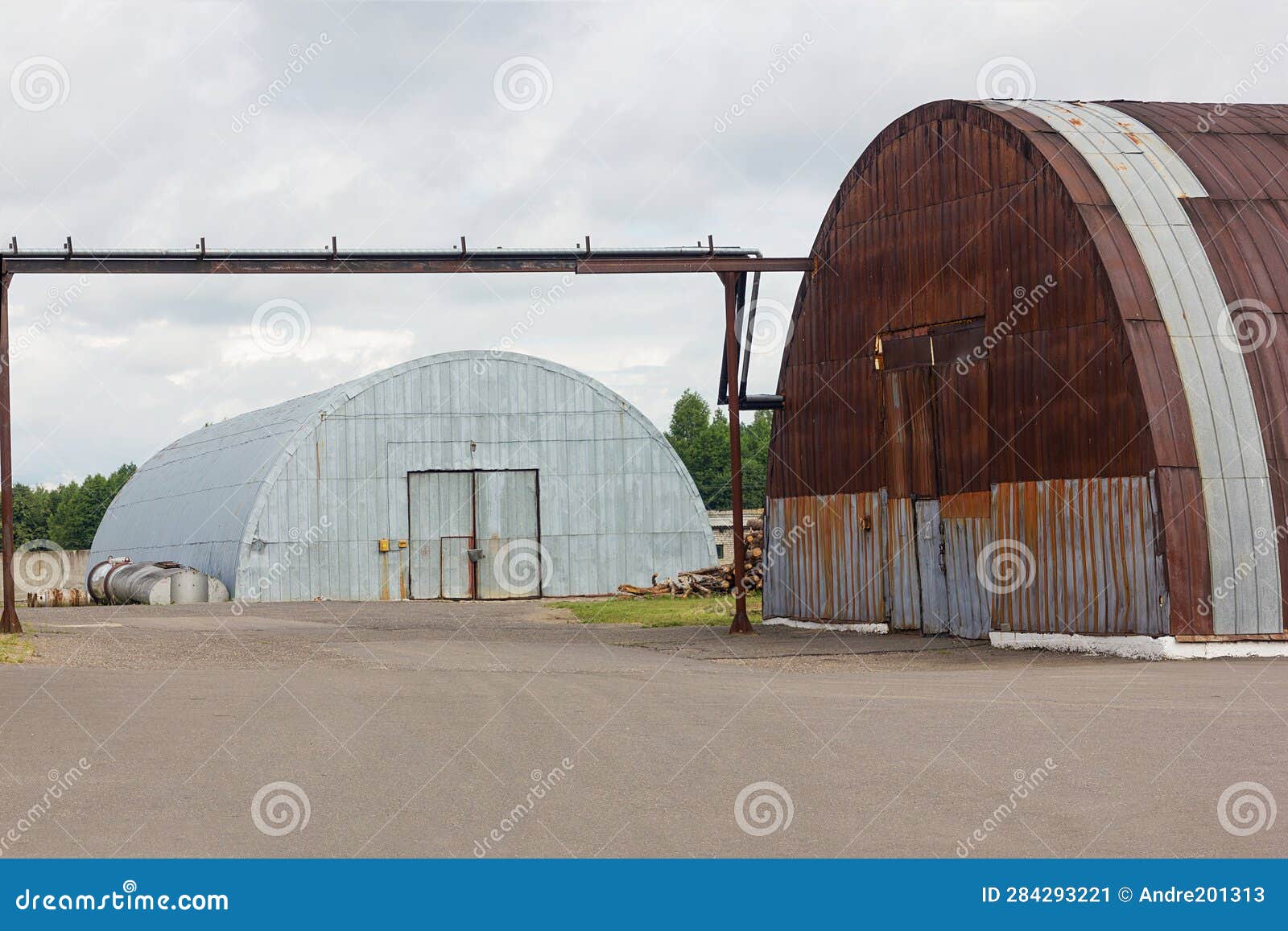 Large Iron Semicircular Hangar. Modular Semi-circular Warehouse Stock ...