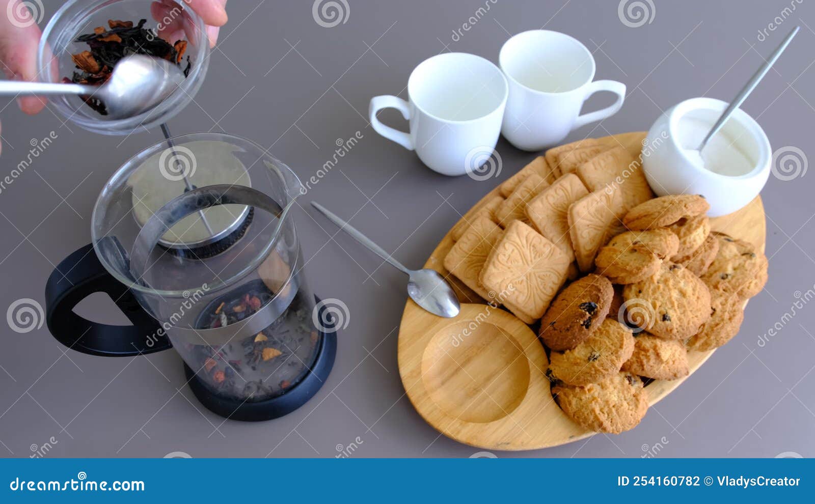 Large-leaf Black Tea is Poured into a Transparent Glass Teapot. Tea Jar ...