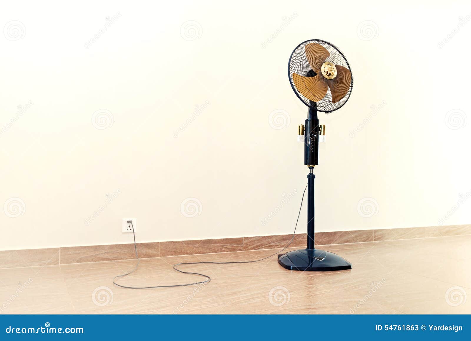 985 Fan Empty Room Stock Photos - Free & Royalty-Free Stock Photos from ...