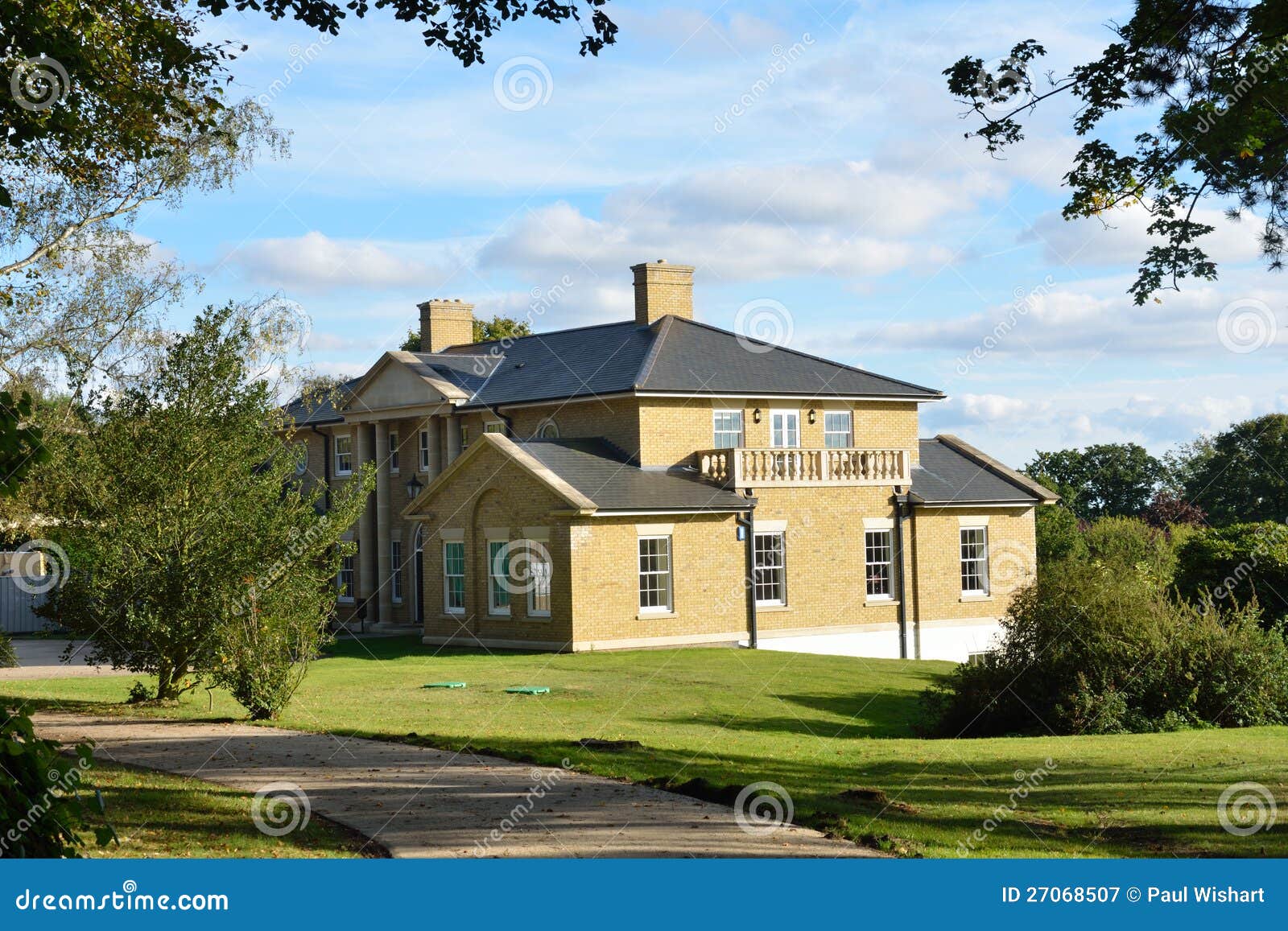 Large modern house stock image. Image of door, prestige - 27068507