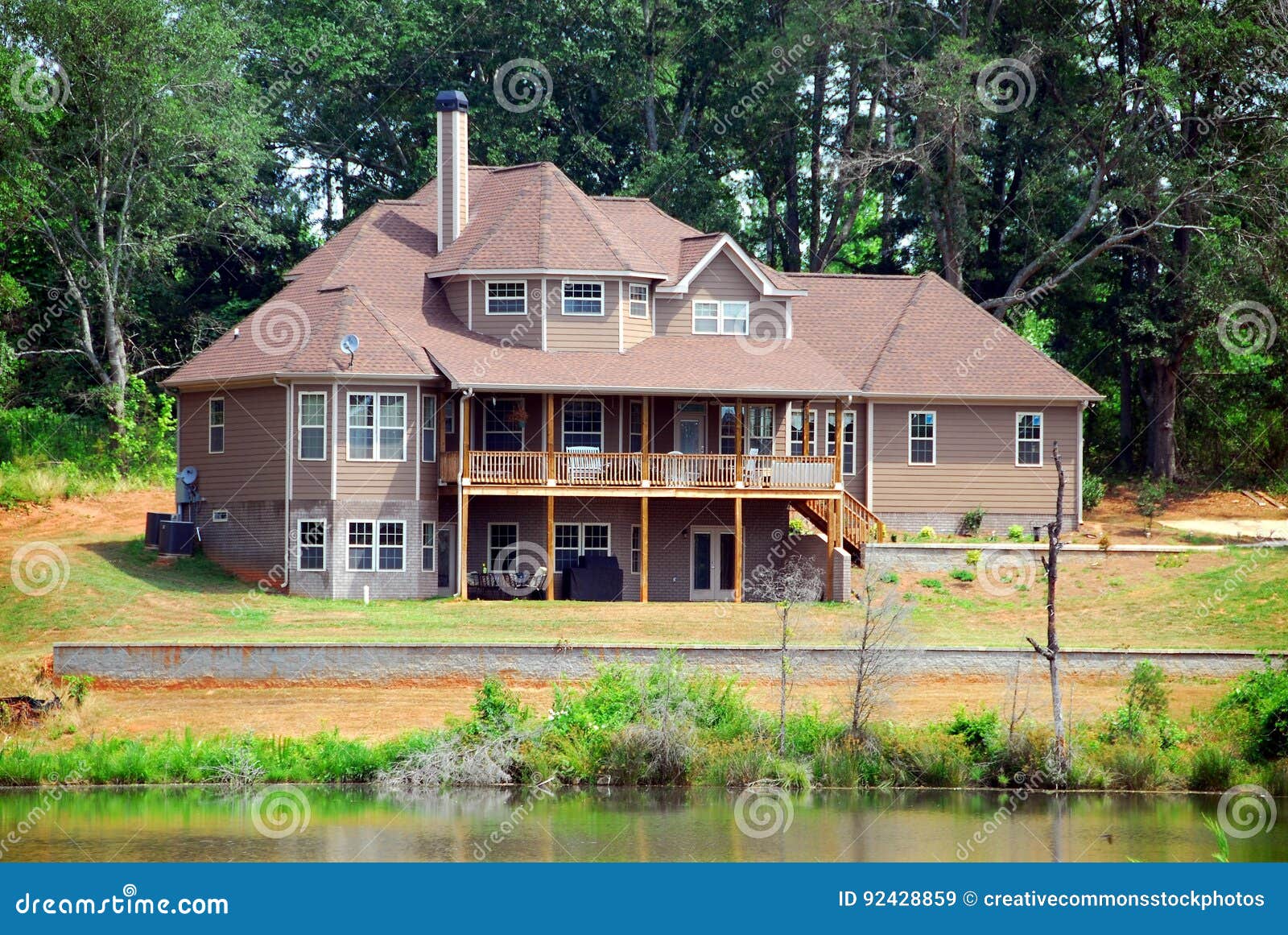 Large Modern House Picture. Image: 92428859