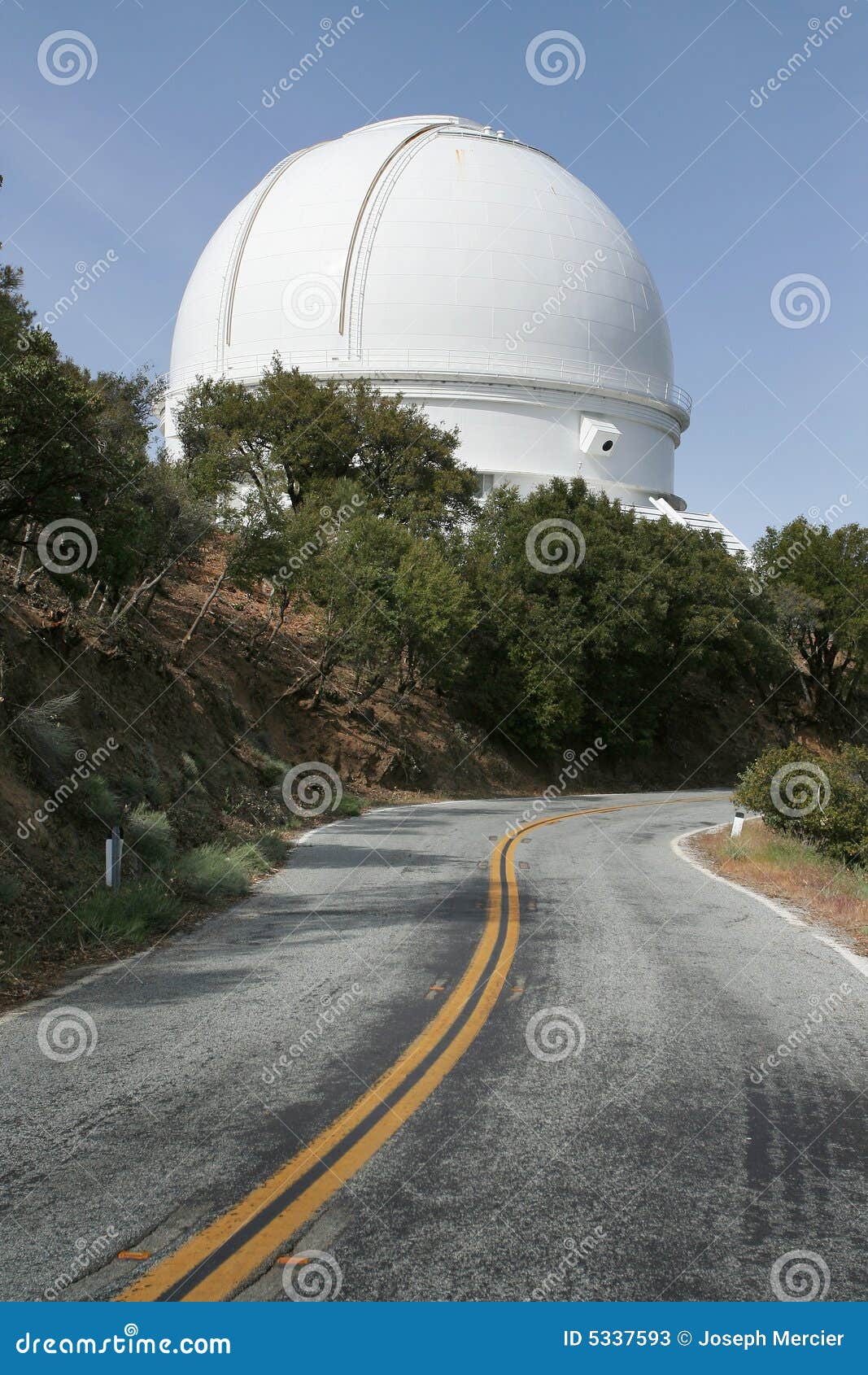 Large Observatory Telescope Dome Stock Image - Image of hamilton, cruz ...