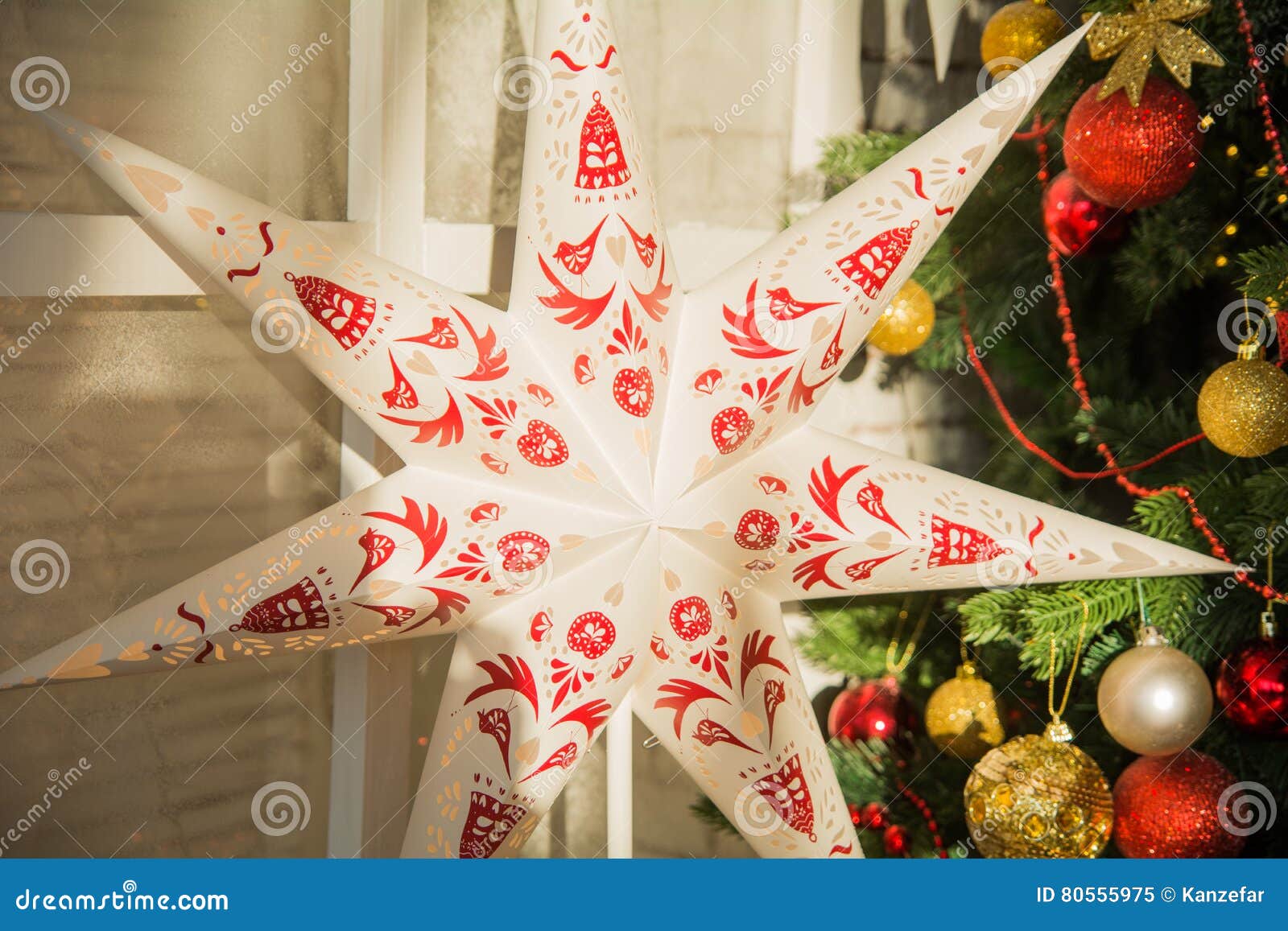 Large Paper Seven-pointed Star Stock Image - Image of needle, green ...