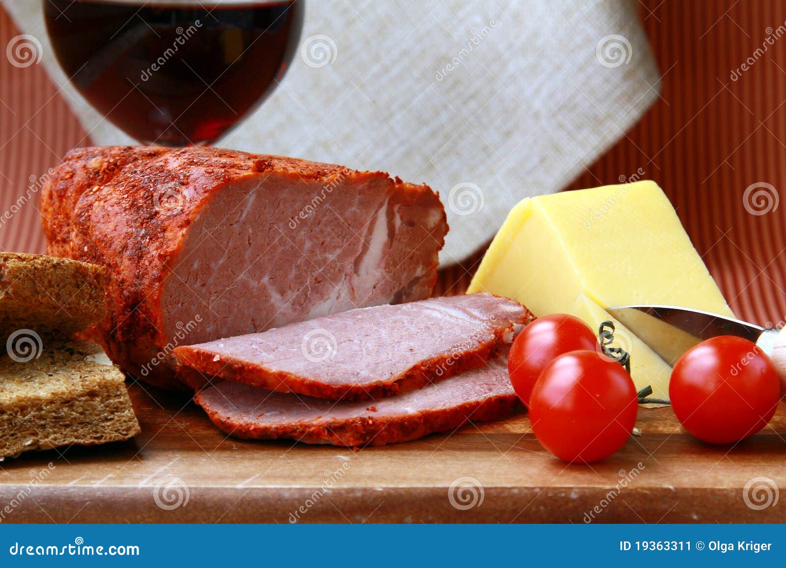 Large Piece of Ham in Pepper Stock Image - Image of meal, platter: 19363311