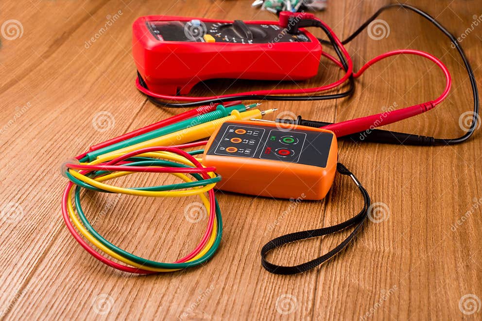 Large Plan Phase Indicator. Measuring the Correct Phasing of Three ...