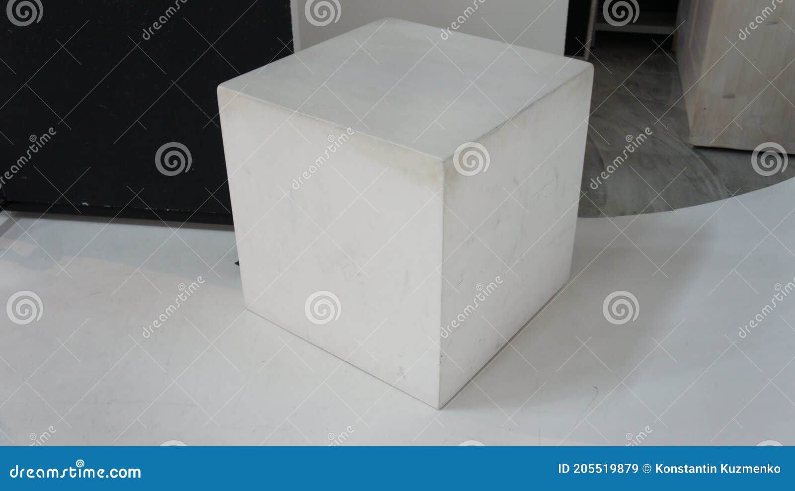 Large Plaster Cube for Photo Studio, Interior Stock Image - Image of ...