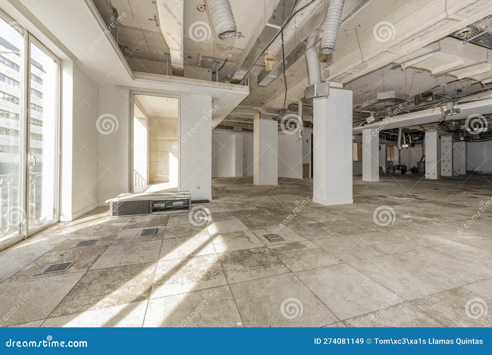 Large Premises without Partitions in Extensive Reforms with Air ...