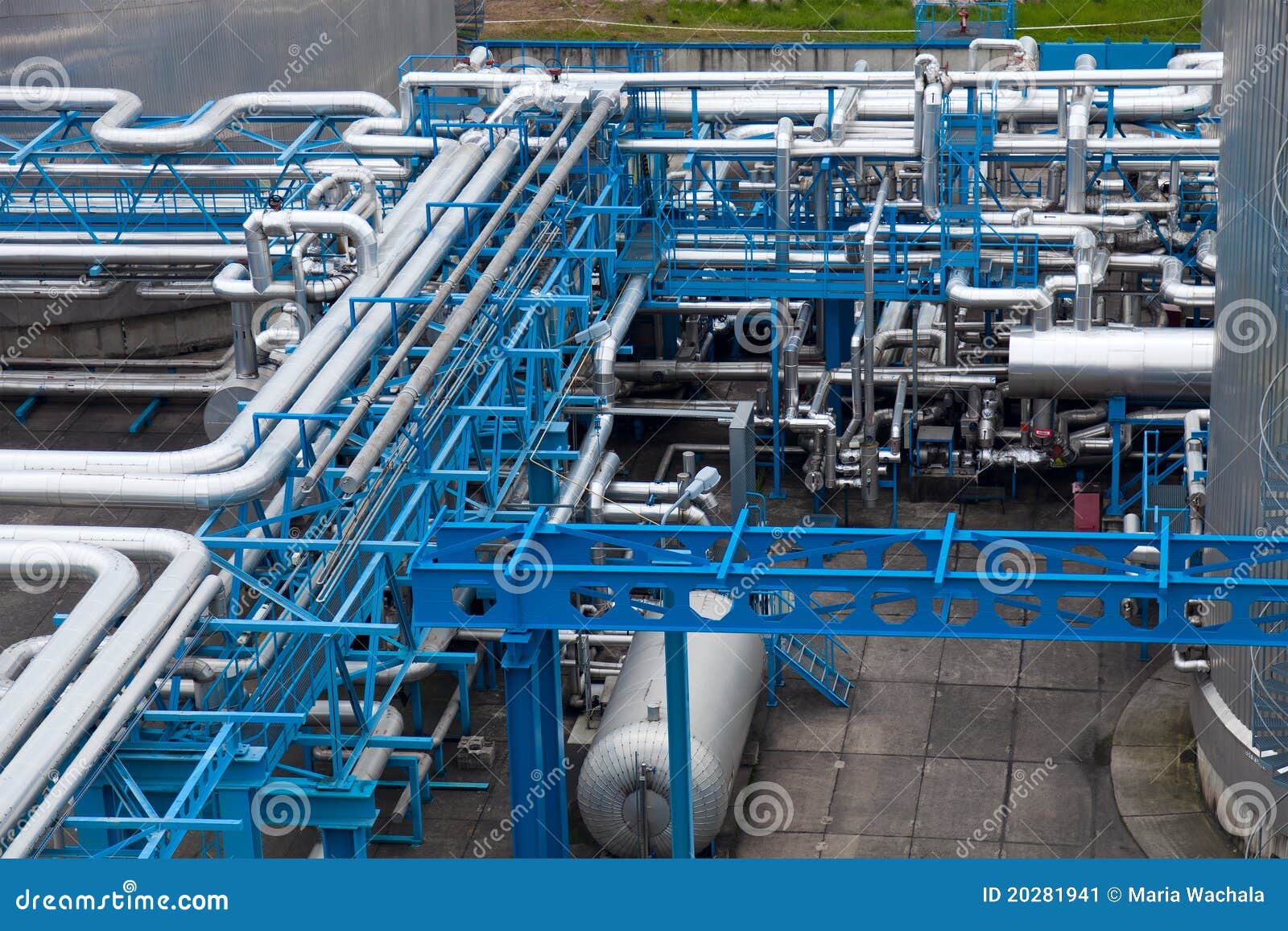 Large refinery pipelines stock image. Image of refinery - 20281941