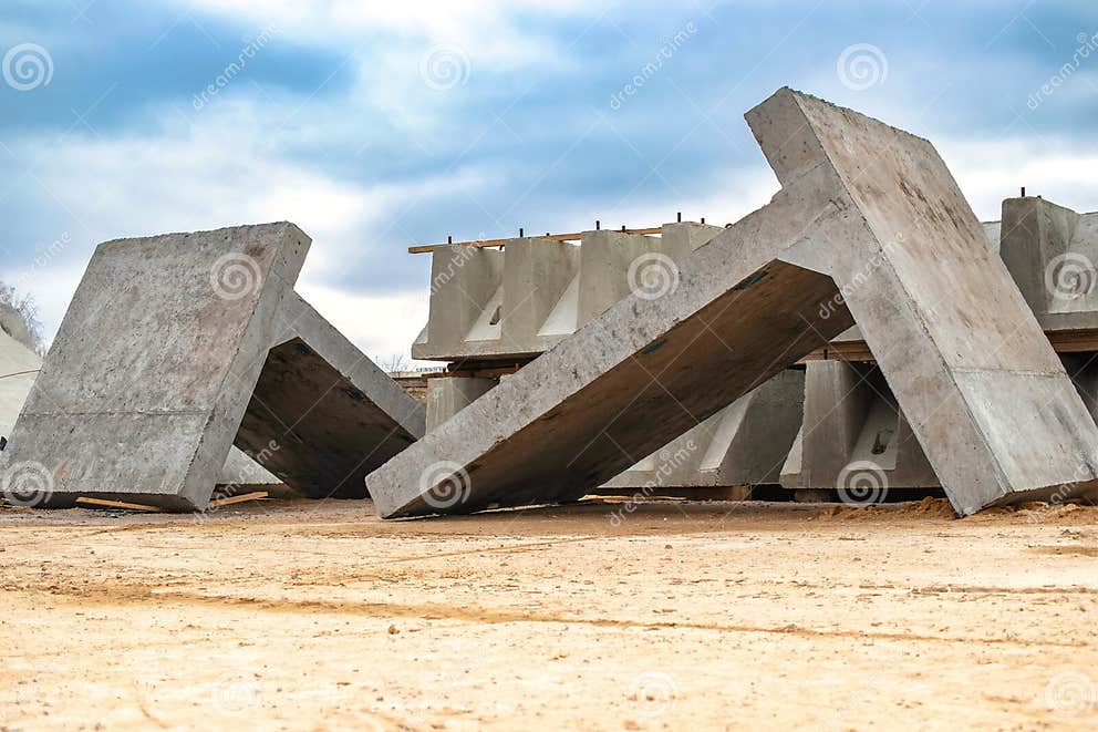 Large Reinforced Concrete Structures at the Construction Site ...