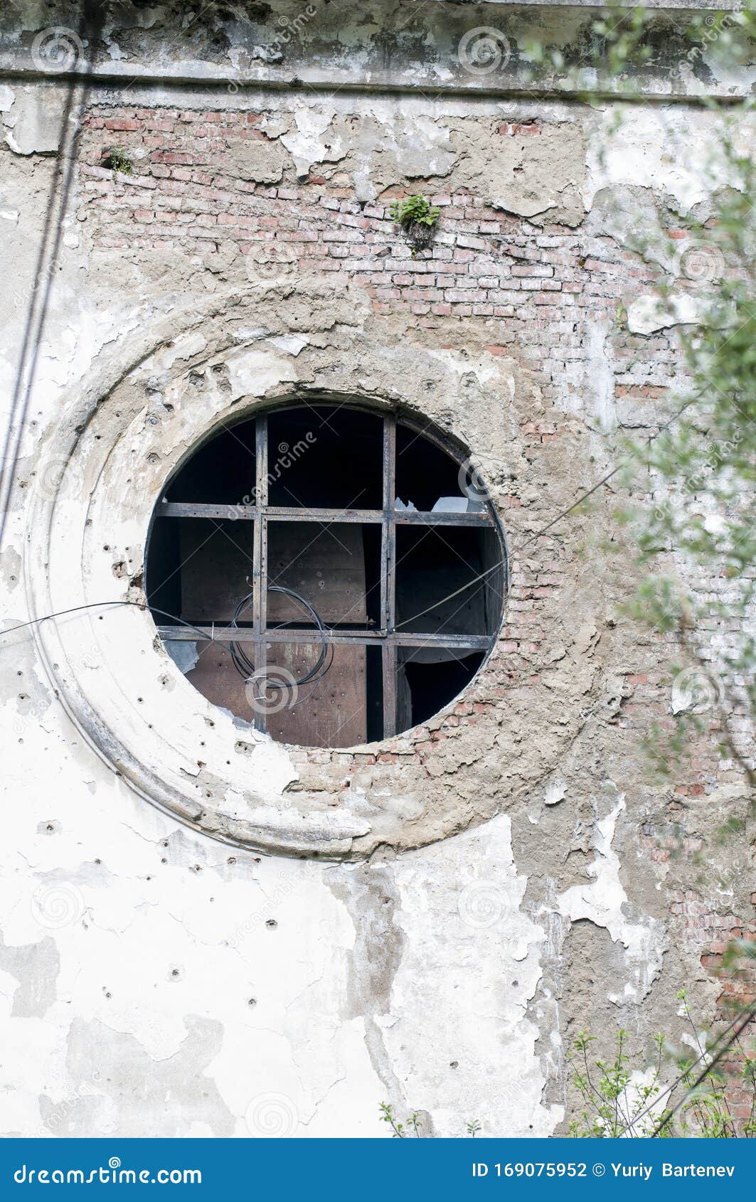 Round Window At Hampton Court Palace Which Was Originally Built For ...