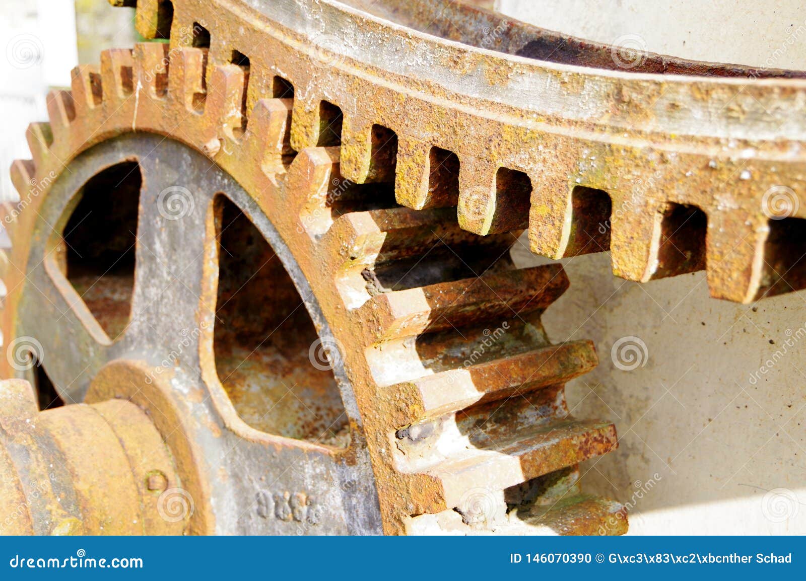 Large Rusted Gears Interlock Stock Photo - Image of transmission, axle ...