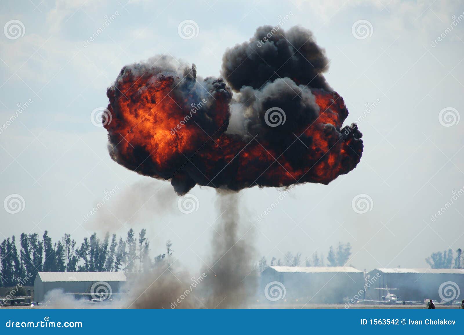 Large Scale Mushroom Explosion Stock Photo - Image of accident, blaze ...