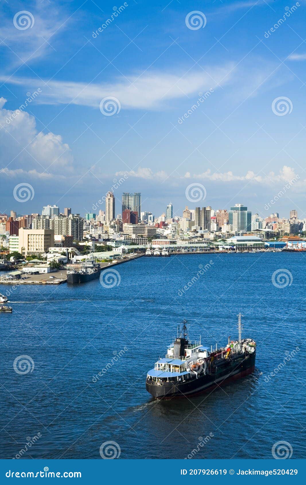 The Container Ship into the Port of Kaohsiung, Taiwan. Editorial Stock ...