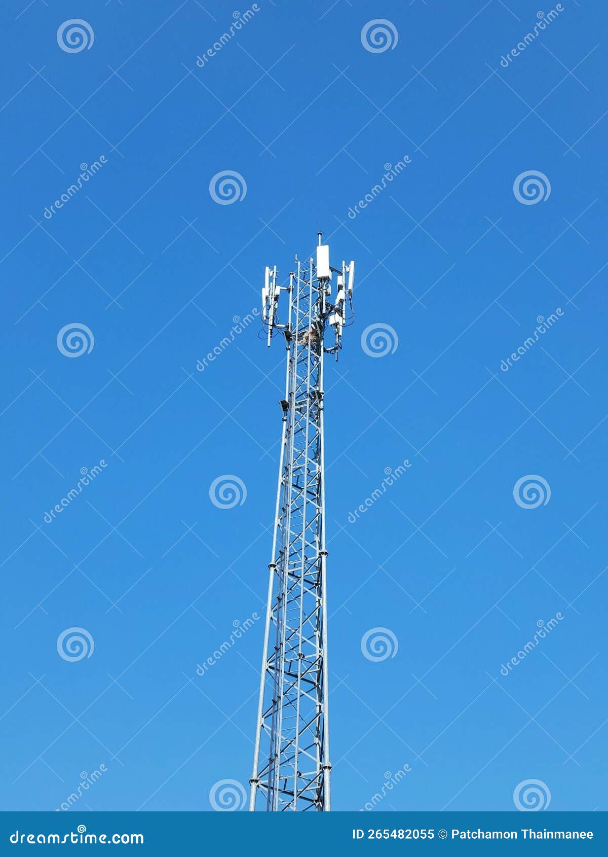 Large Steel Poles Installed Telecommunication System 3G 4G 5g or ...