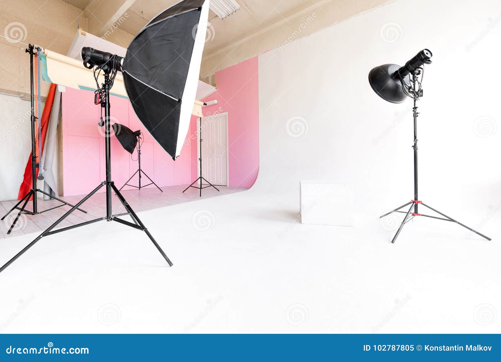 Large Studio Space White Cyclorama and Natural Light from Large Windows ...