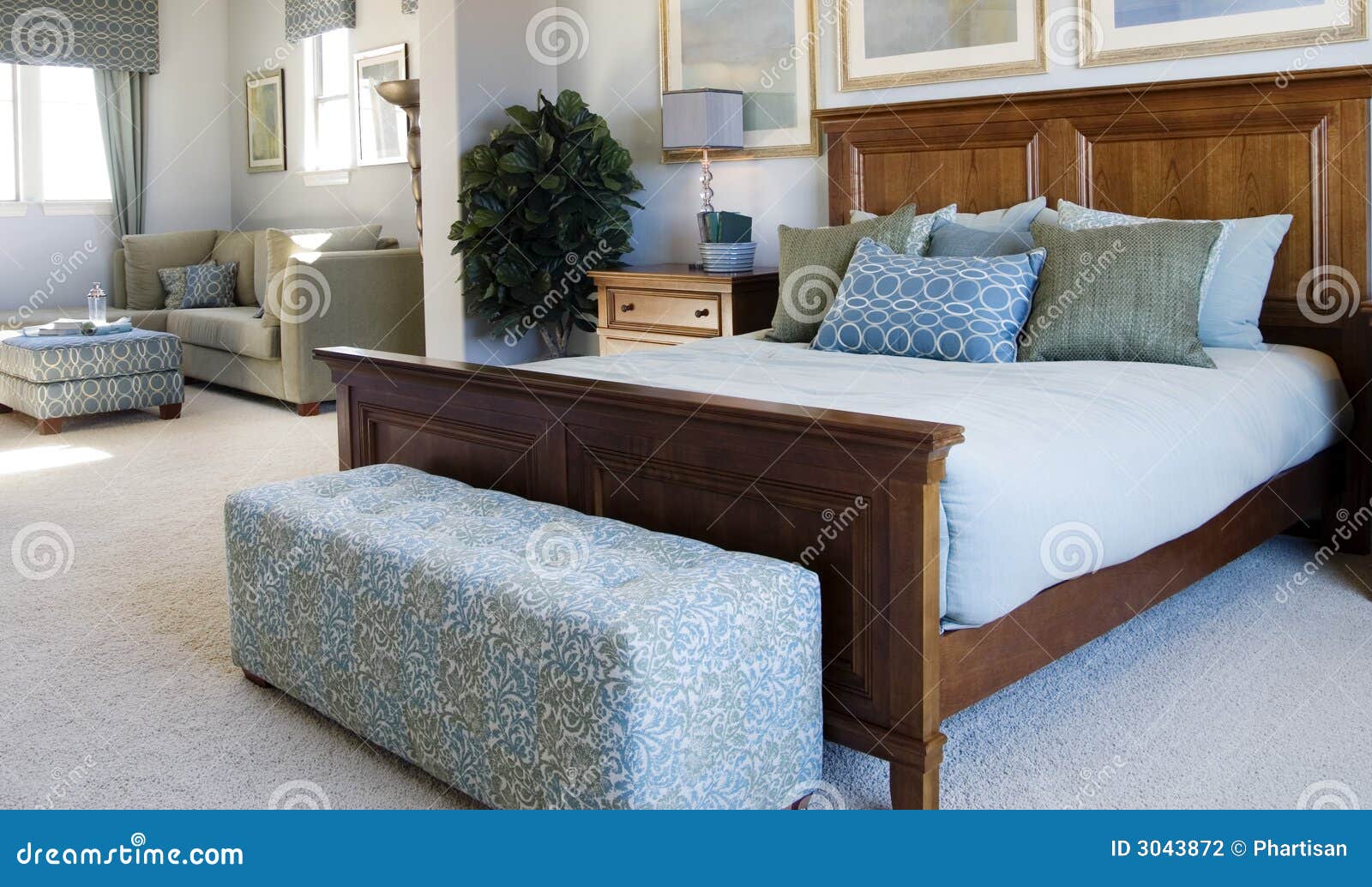 Large suite and bedroom stock photo. Image of pattern - 3043872