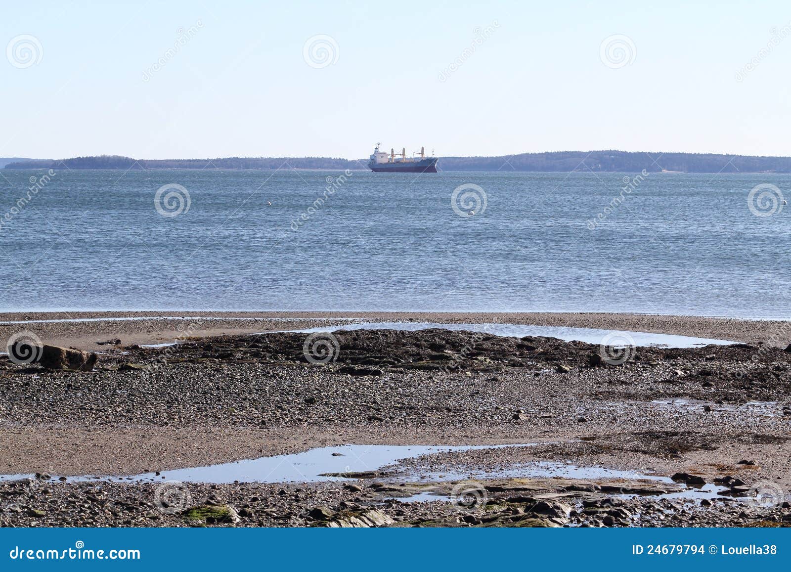 Large Tanker Bay Early Morning Stock Photo - Image of tanker, early ...