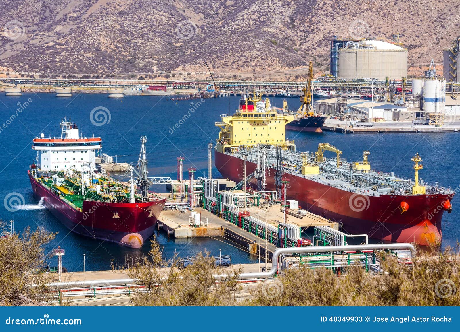 Large Tankers Unloading Crude Oil Stock Image - Image of vessel ...