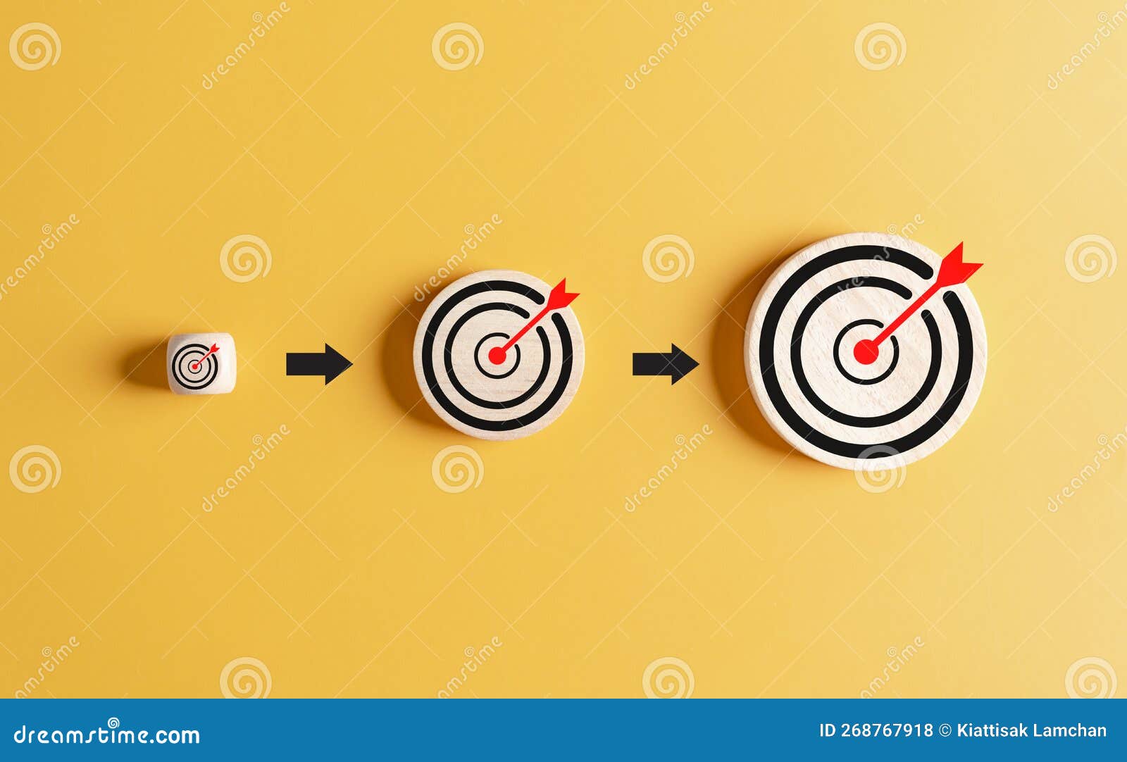 Large Target Growth in Business Concept. Dartboard with Arrow of Aiming ...