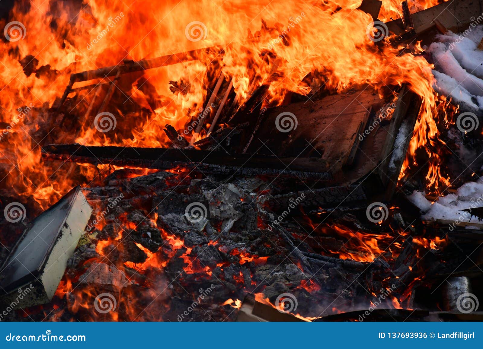 Large Uncontrolled Wood Fire Stock Photo - Image of wood, yellow: 137693936