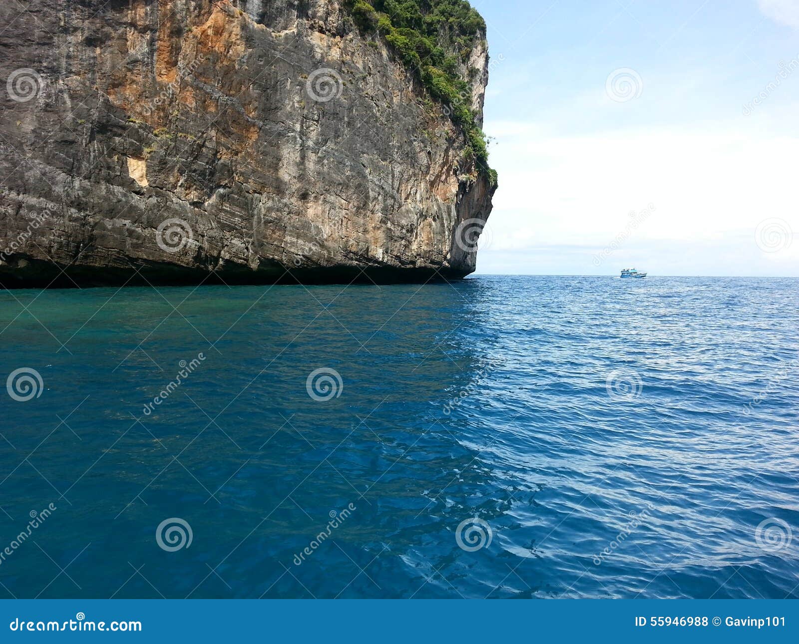 Large Vertical Cliff Face in the Ocean Geology Stock Photo - Image of ...