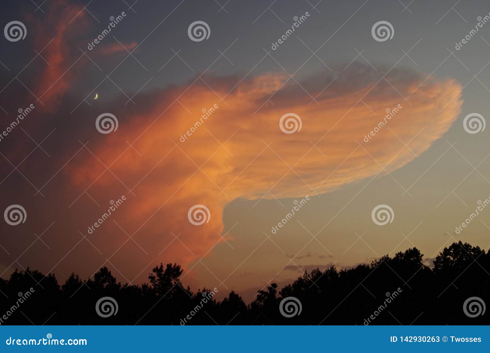 Alien Cloud Form in the Sky Stock Image - Image of reflects, power ...