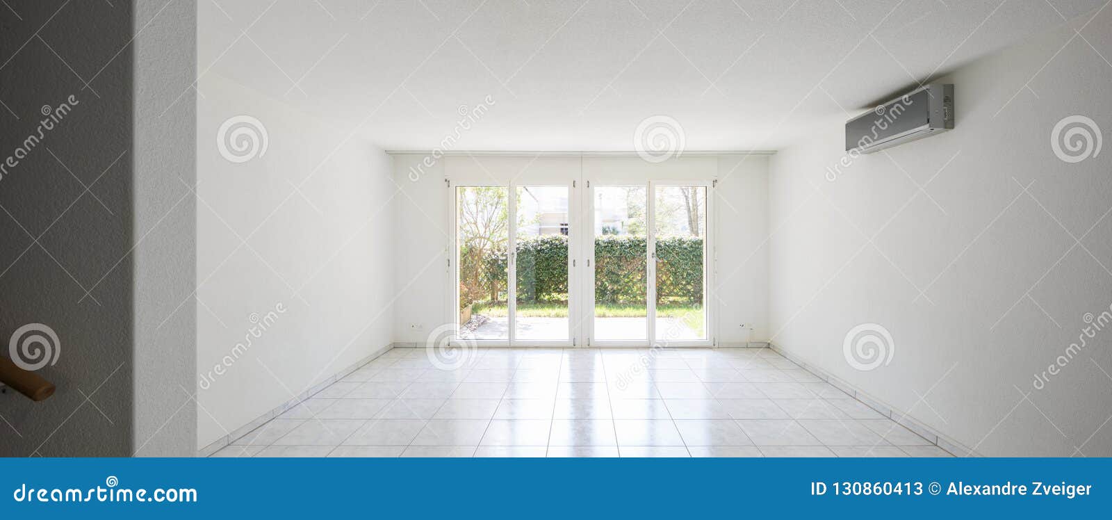 Large Windows Overlooking the Garden in a Completely Empty Room Stock ...