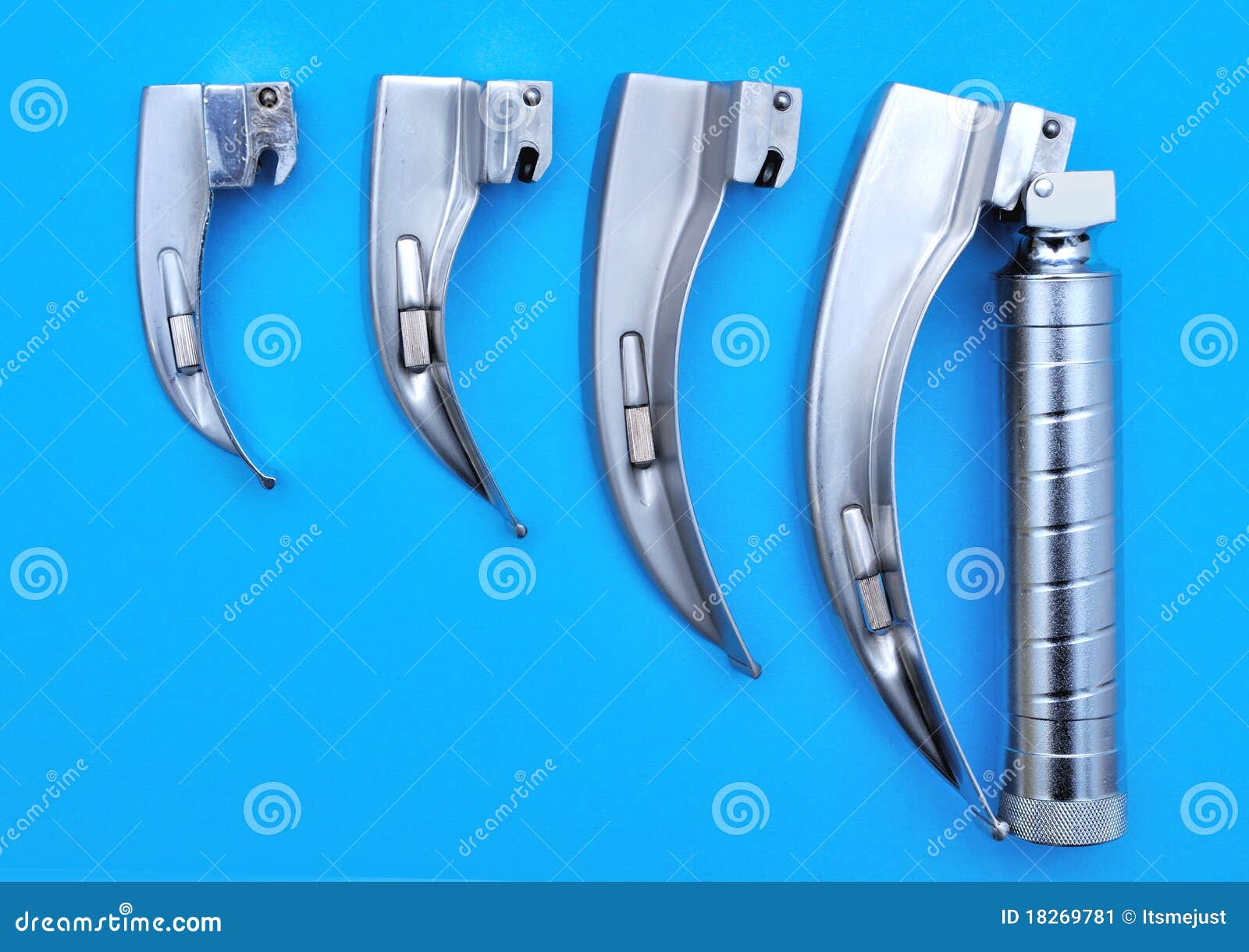 Laringoscopio De Macintosh Con Las Cucharas Del Conjunto Imagen de ...