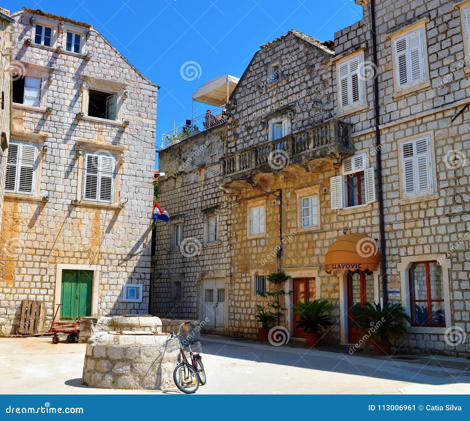 Las Calles Tranquilas De La Isla De Lopud Foto editorial - Imagen de ...