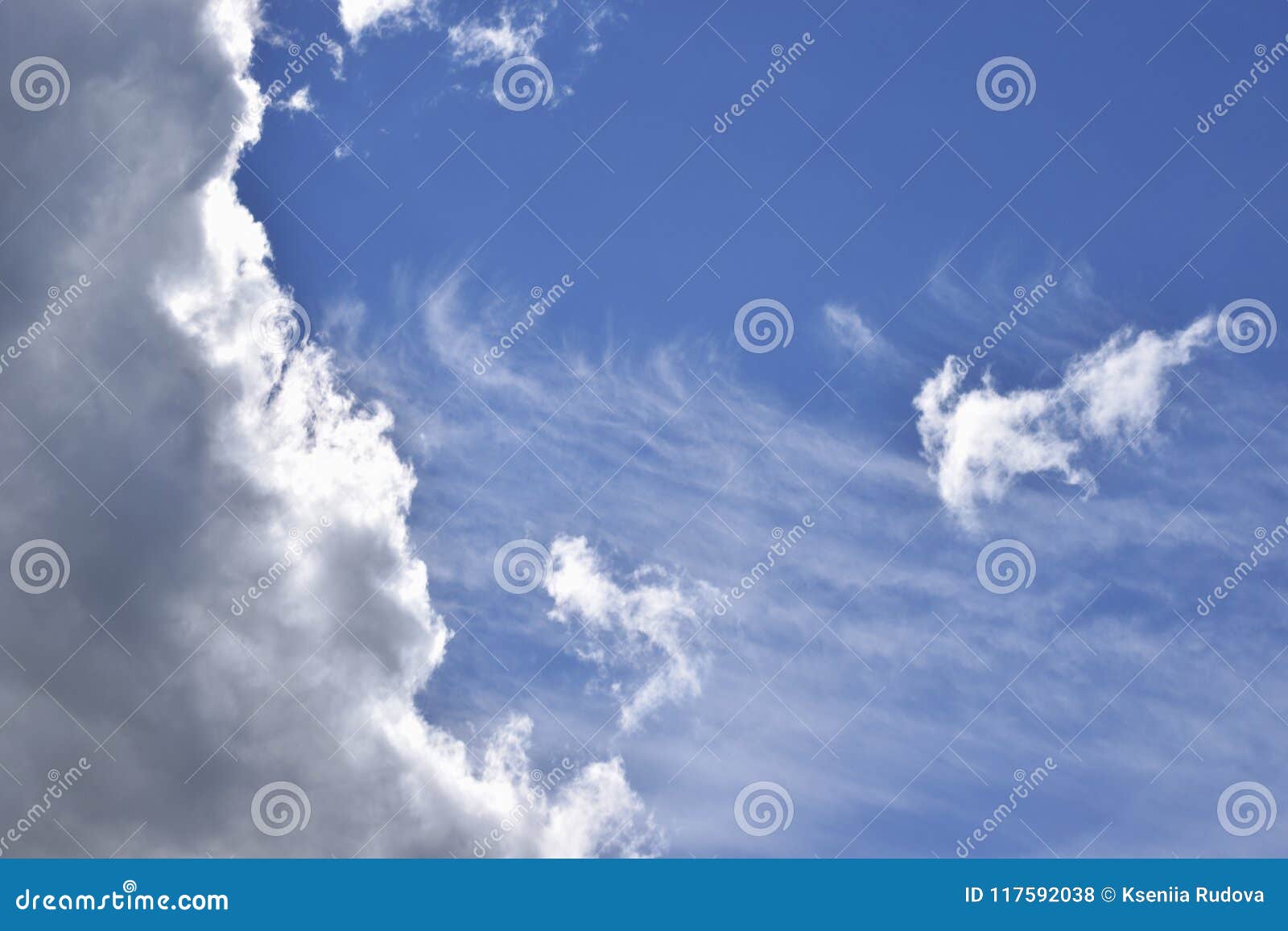 Las formas de las nubes foto de archivo. Imagen de formas - 117592038