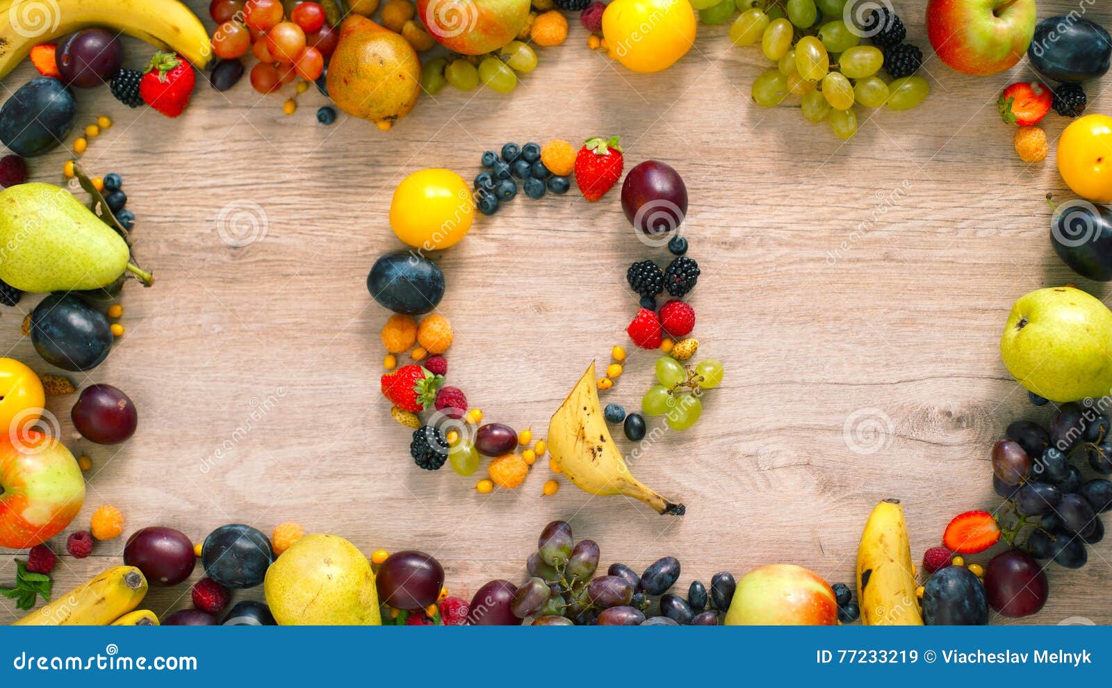 Las Frutas Hicieron La Letra Q Imagen de archivo - Imagen de verano ...