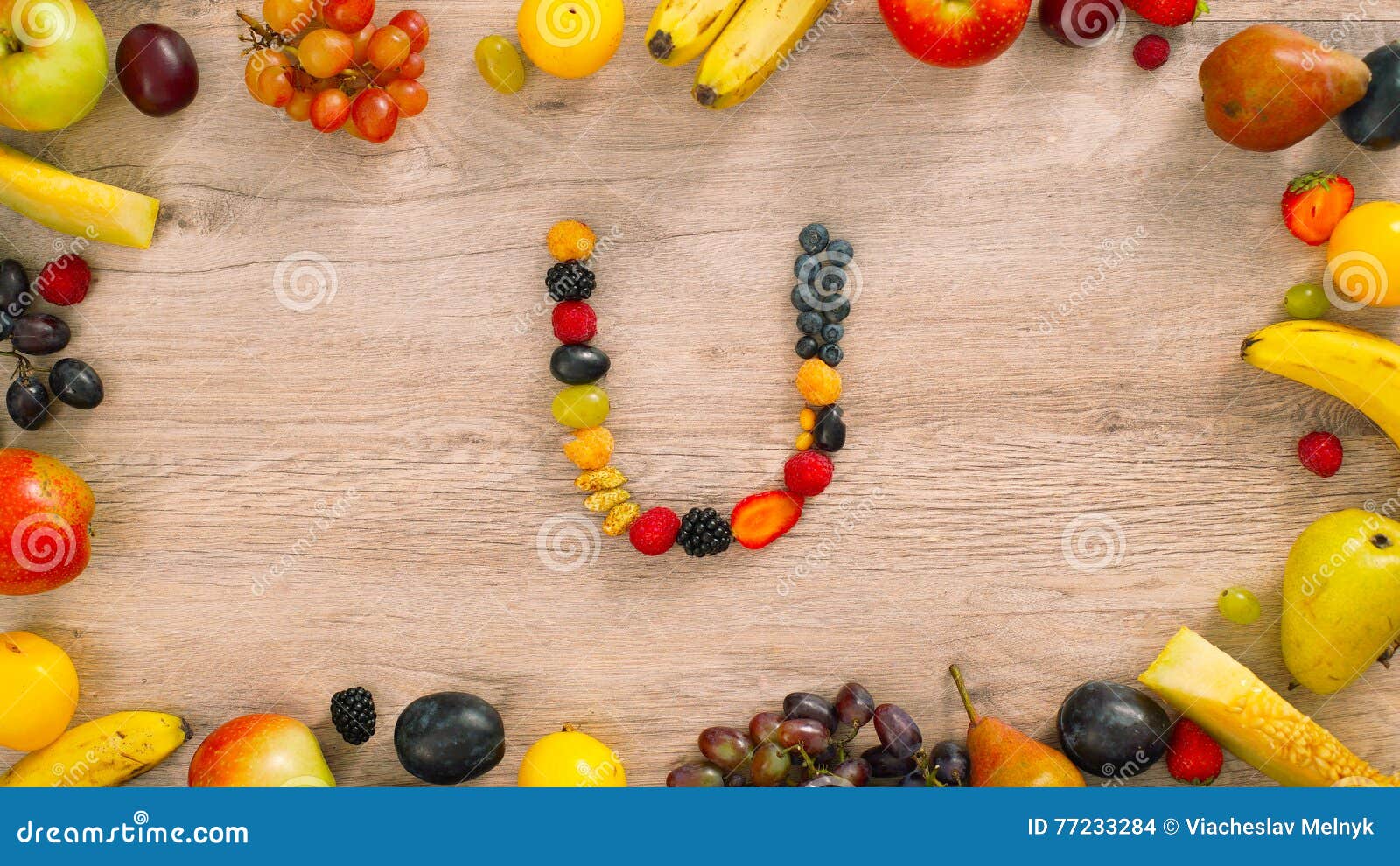 Las Frutas Hicieron La Letra U Foto de archivo - Imagen de salud, fondo ...