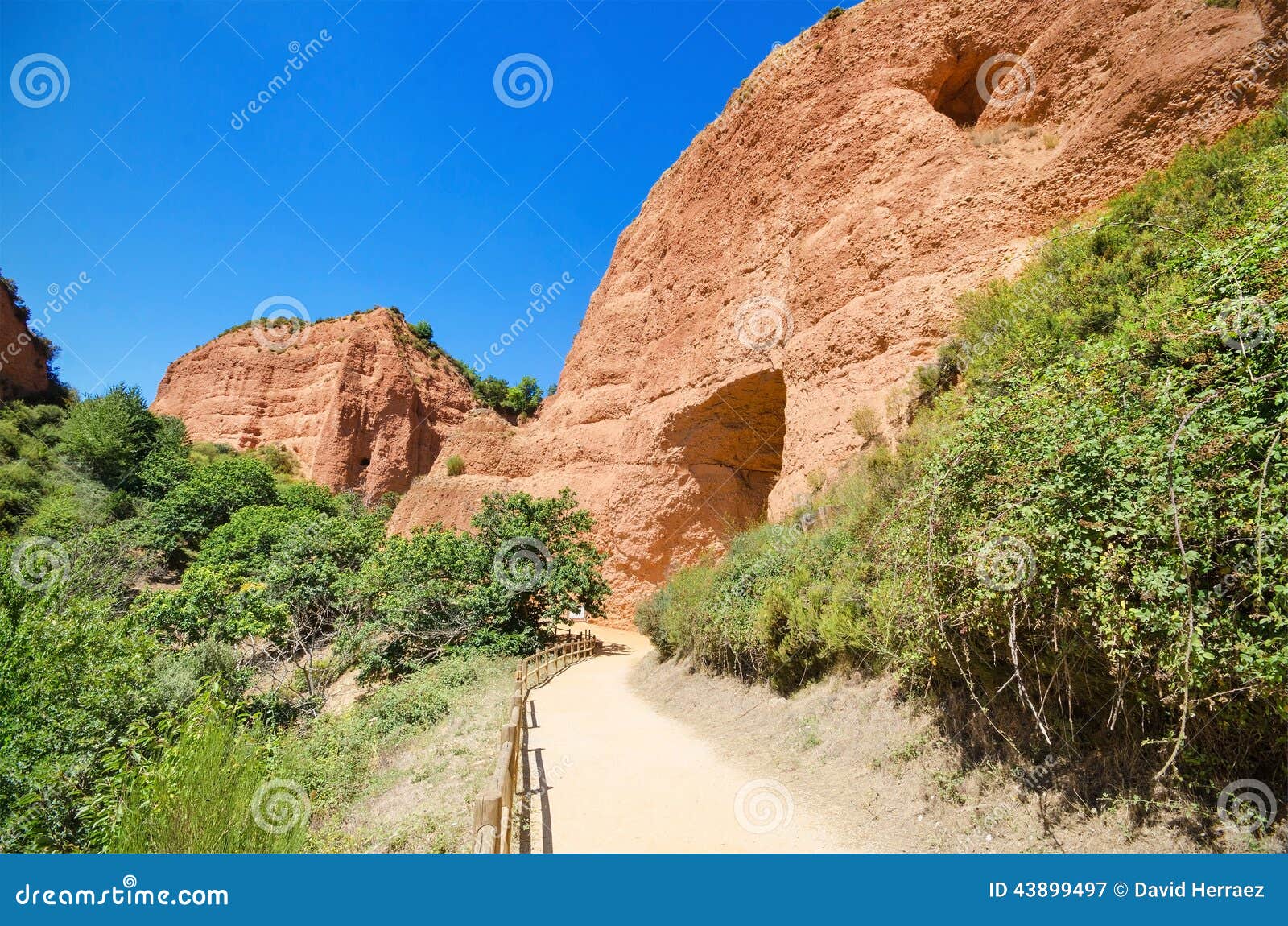 Las Medulas, Ancient Roman Mines in Leon, Spain. Stock Image - Image of ...