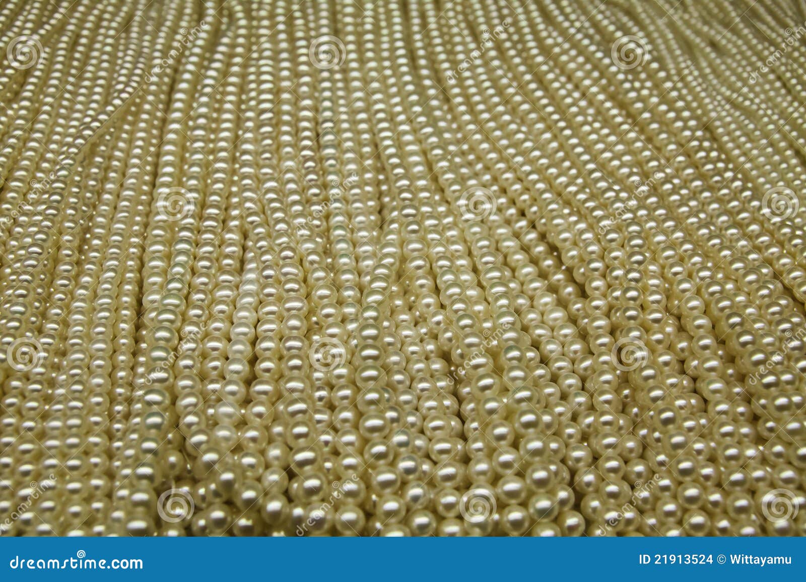 Las perlas preciosas foto de archivo. Imagen de granos - 21913524