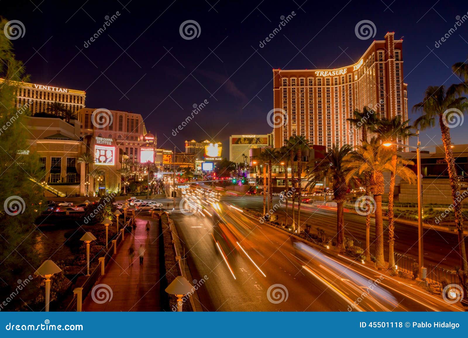 Las Vegas Boulevard at Night Editorial Stock Photo - Image of design ...