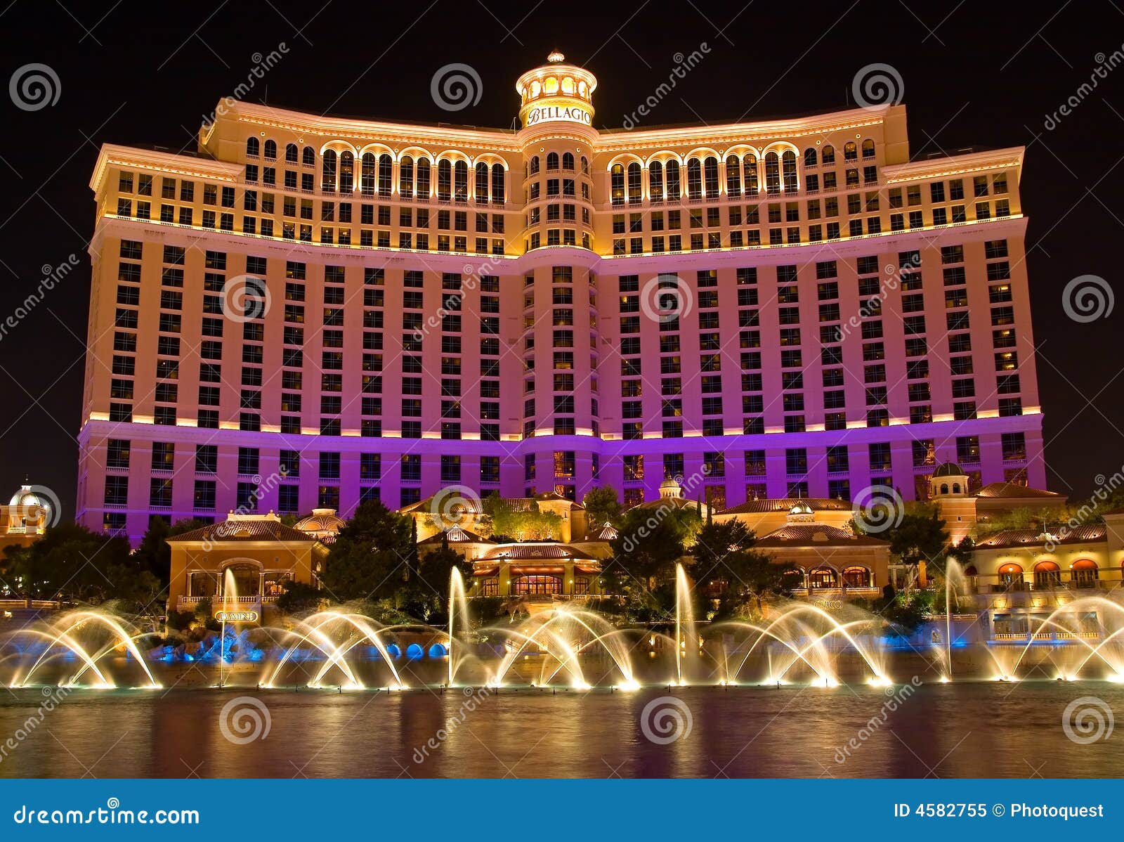 Las Vegas at night editorial image. Image of leisure, bellagio - 4582755