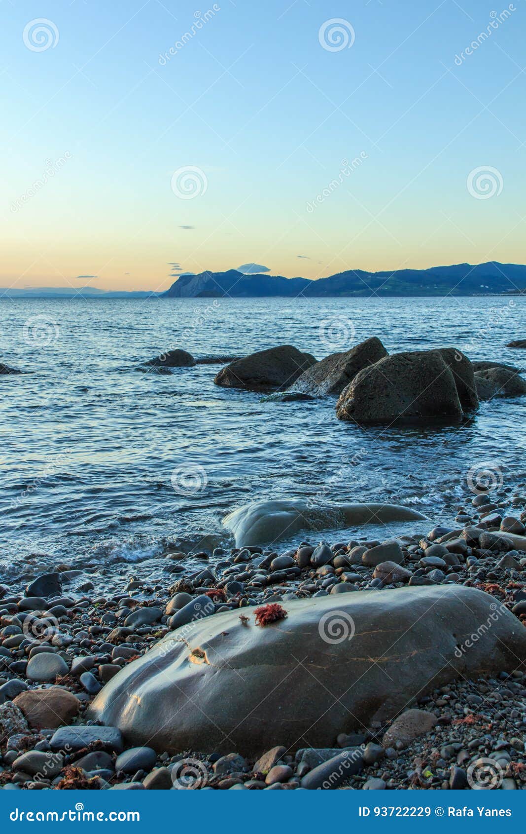 Las Visiones Maravillosas Desde La Playa De Arribolas Imagen de archivo ...