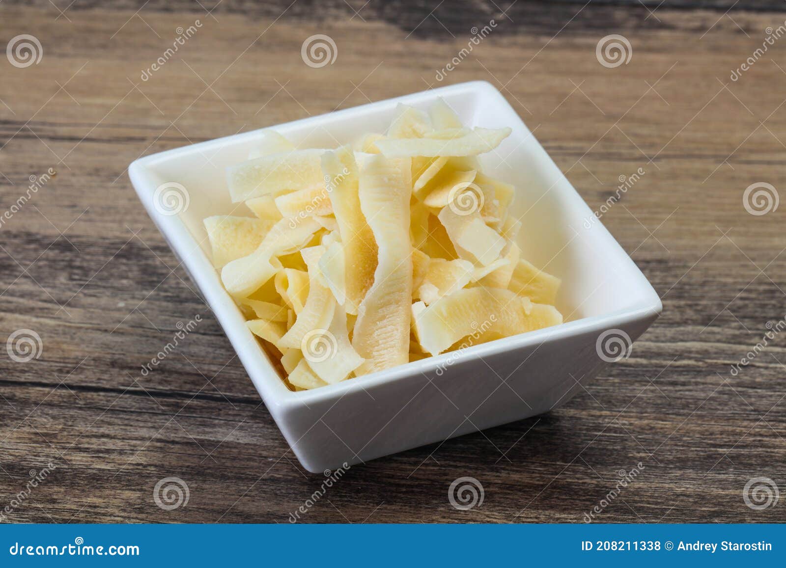 Lascas Secas De Coco Na Tigela Foto de Stock - Imagem de orgânico ...