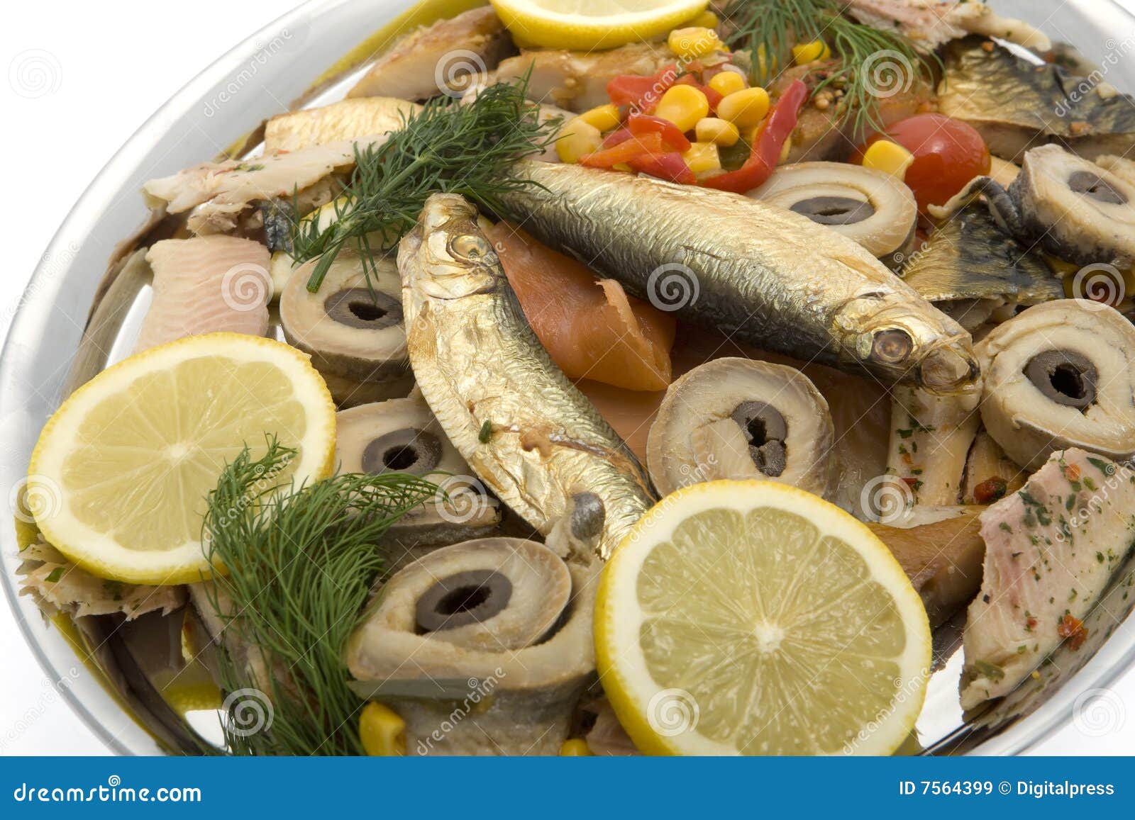 Lasche Mit Geräucherten Fischen Stockbild - Bild von asche, teller: 7564399