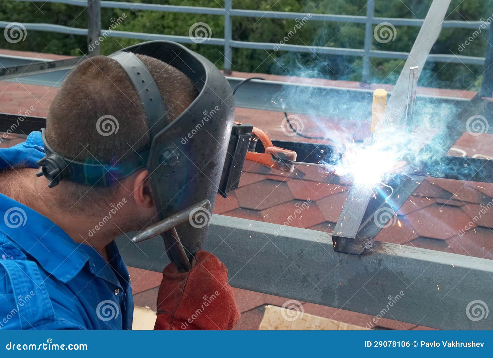 Lasser Die Met Metaalbouw Werken Stock Foto - Image of heet ...