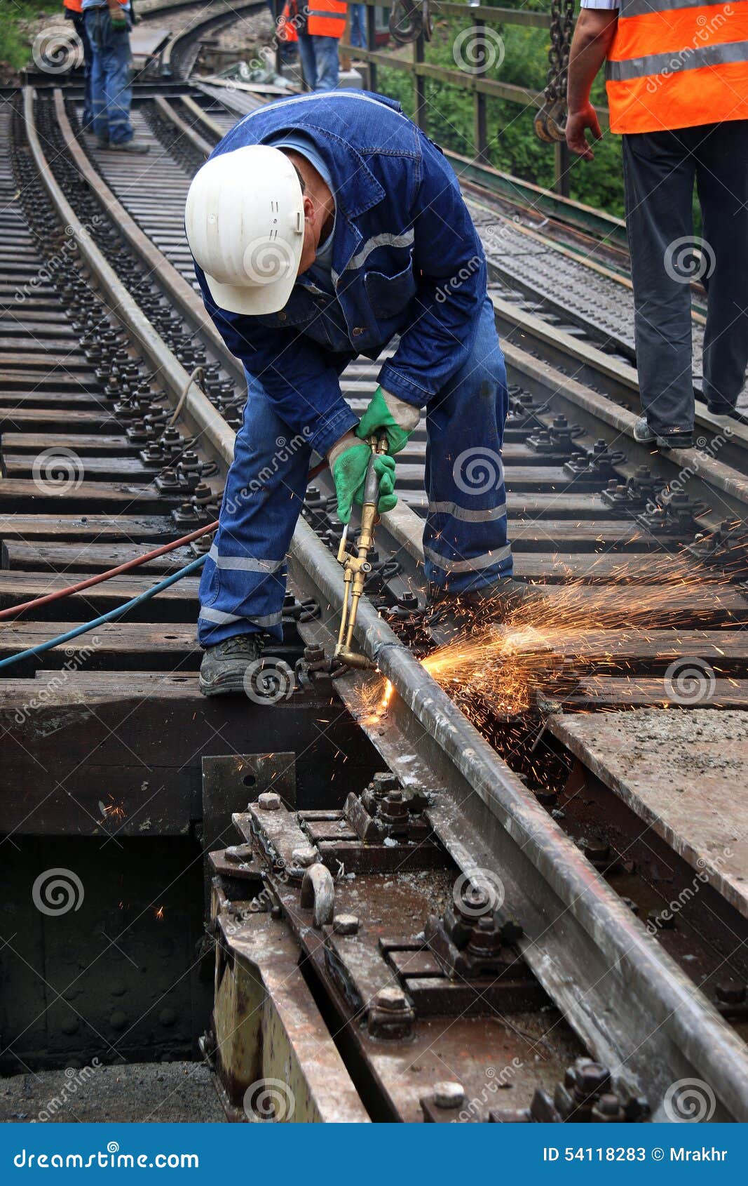 Lasser op het werk redactionele stock foto. Image of beroep - 54118283